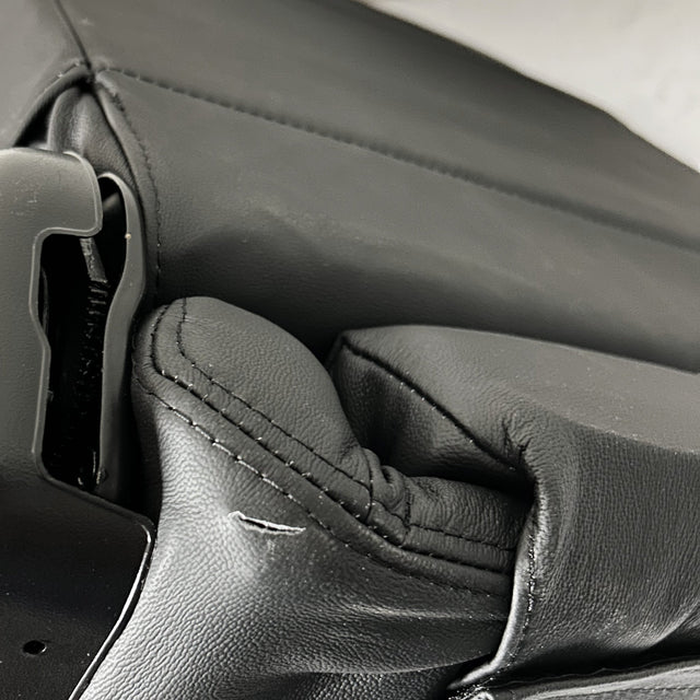 GTS II Black Leather (driver) Blemished – Corbeau